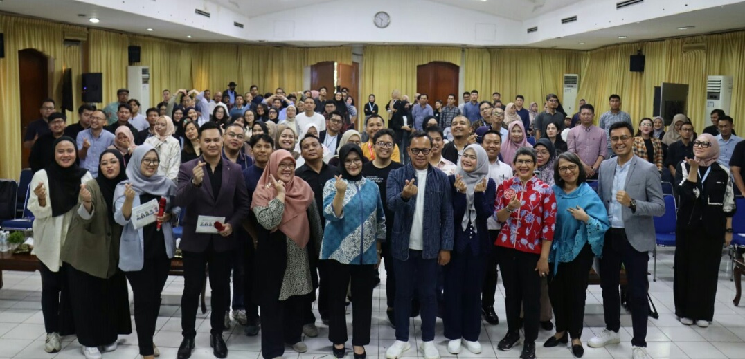Becoming An Impactful and Influential Leader in Digital Era - Iwo Sumbar